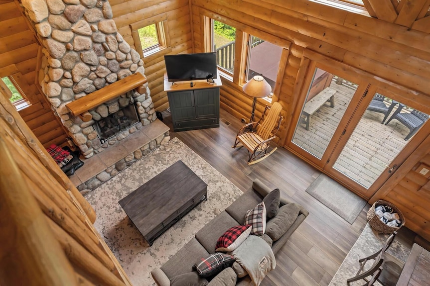 Charming Log Cabin Just Steps From The Slopes At Boyne Mountain - Michigan