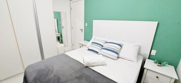 Apartamento básico | Wi-Fi de cortesia, roupa de cama