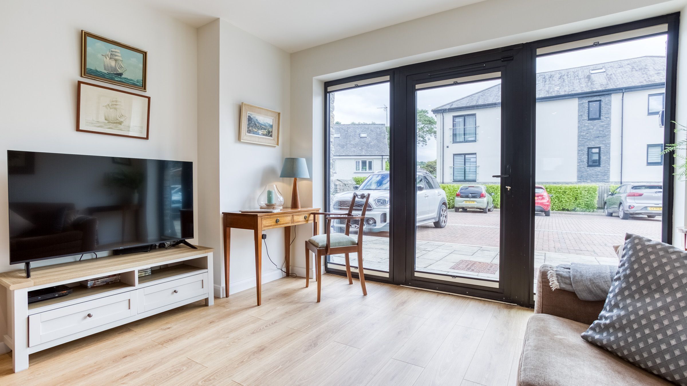 Min Y Don Menai - Sleeps 2 Guests  In 1 Bedroom - Beaumaris