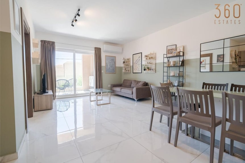 Spacious 4br W/balconies, Sea Views & Coastal Vibe - Malta