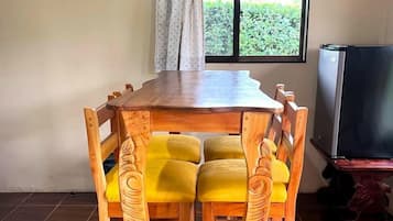 Cabana de Madeira Júnior, pátio, vista para a montanha | Minibar, Wi-fi grátis