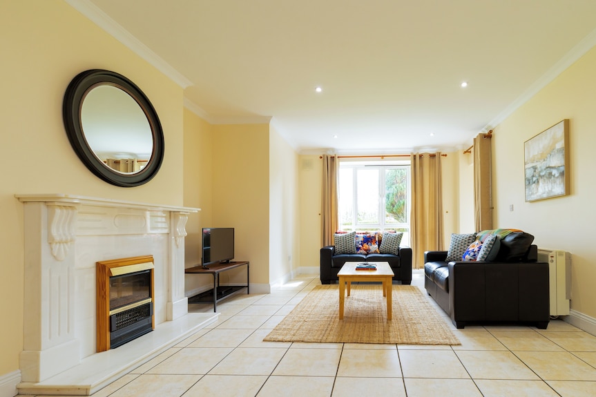 Gort Na Coiribe 3 Bedroom - Galway Lakside Apartments - Galway