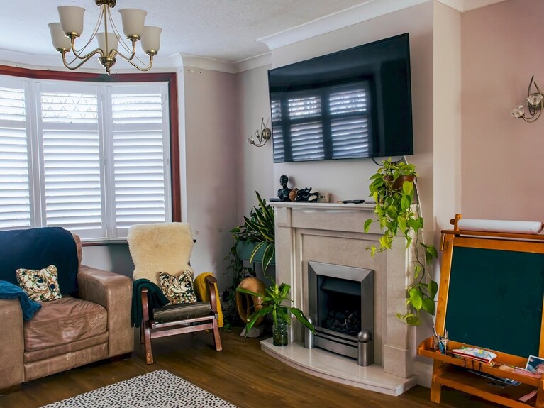 Cosy Home W/ Stylish Interior Passthekeys - Watford