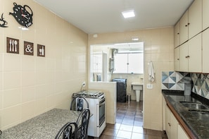 Apartamento, 3 quartos | Cozinha privada