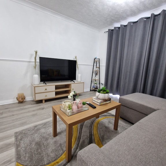 Cosy And Luxurious Home. Stylish, Peaceful And Quiet Location. Sleeps 6 Guests. - Dartford