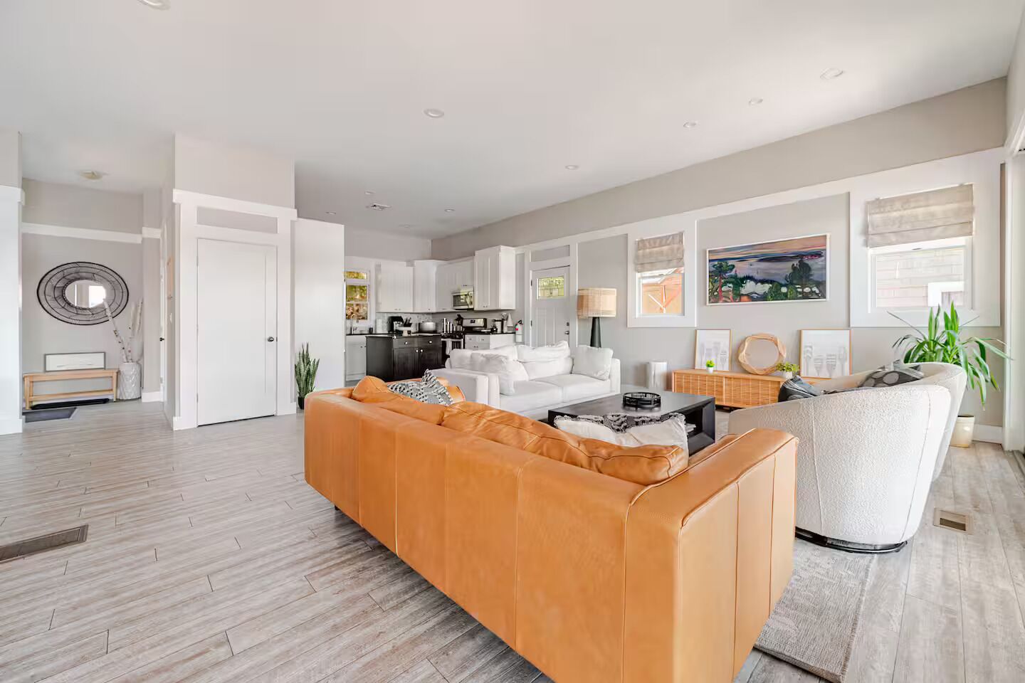 Stunning 5br Lakefront Retreat On Lake Hopatcong - Private Dock And Pet Friendly - Morristown, NJ