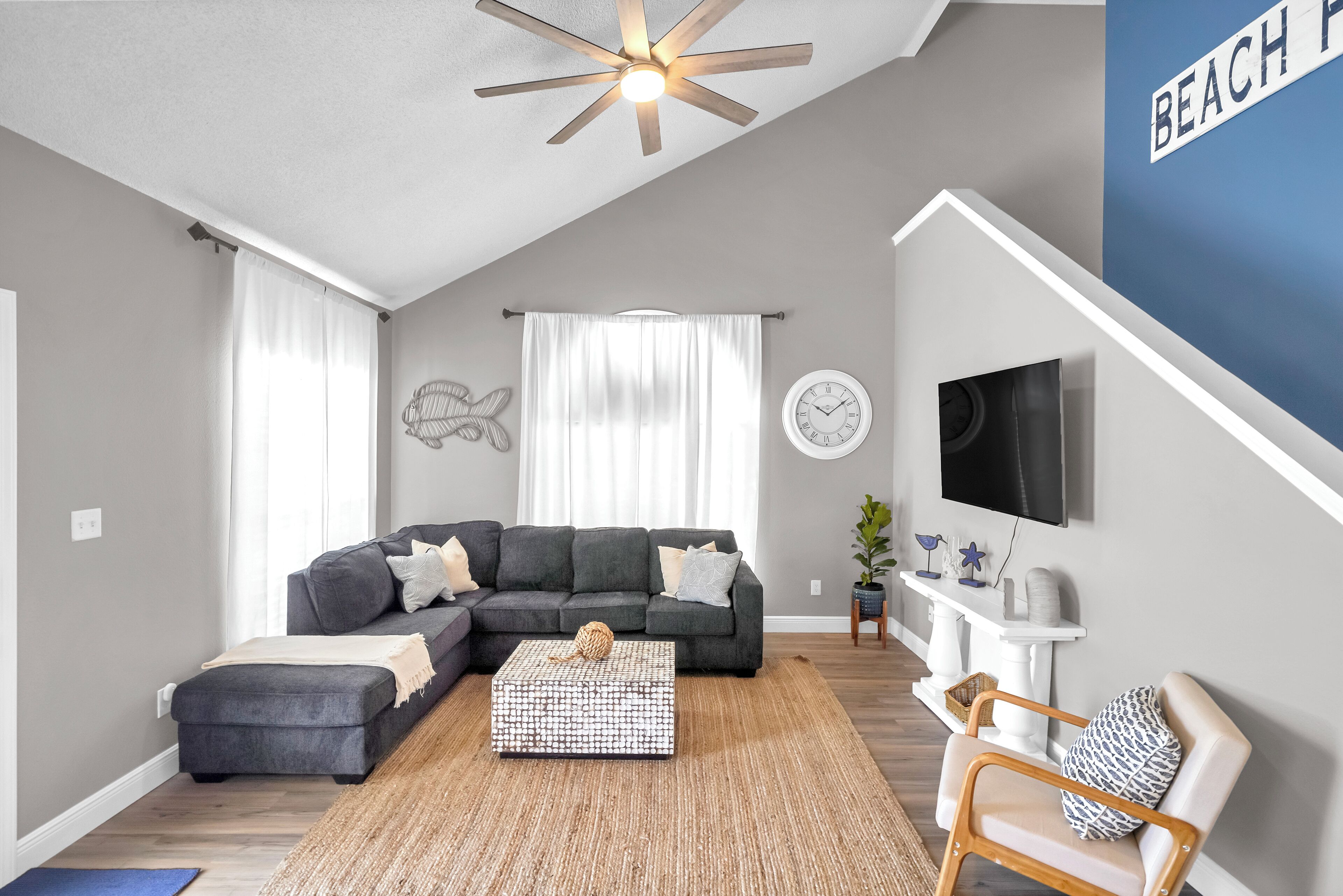 Sandsational Staycation Pet Friendly, Fenced Yard, 6min To The Beach - Navarre Beach, FL