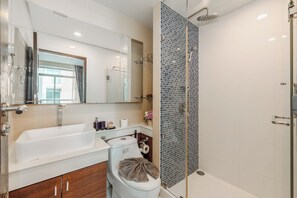 Apartamento, sacada | Banheiro