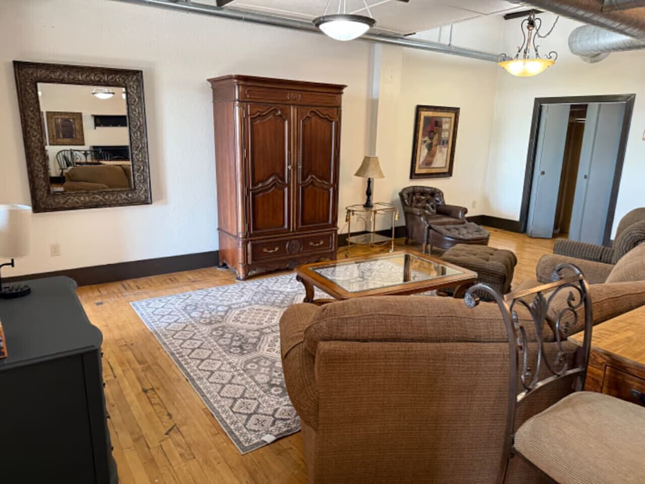 Harvester Loft | Levitt & River - 수폴스