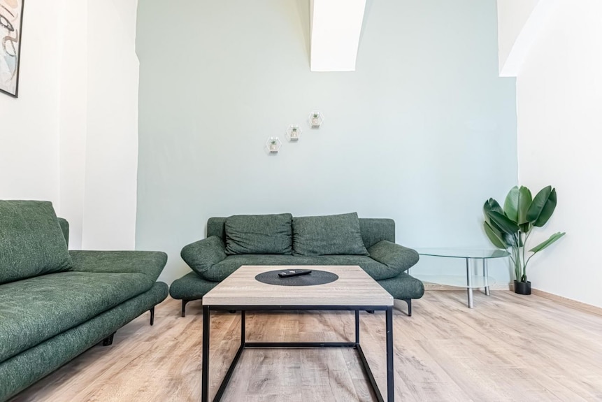 Chic 1br Apt Very Central. With Ensuite Washer, Tv - Perchtoldsdorf