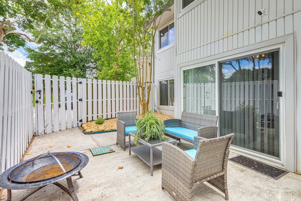 Steps To Park: Dog-friendly Condo In Conyers! - Conyers, GA