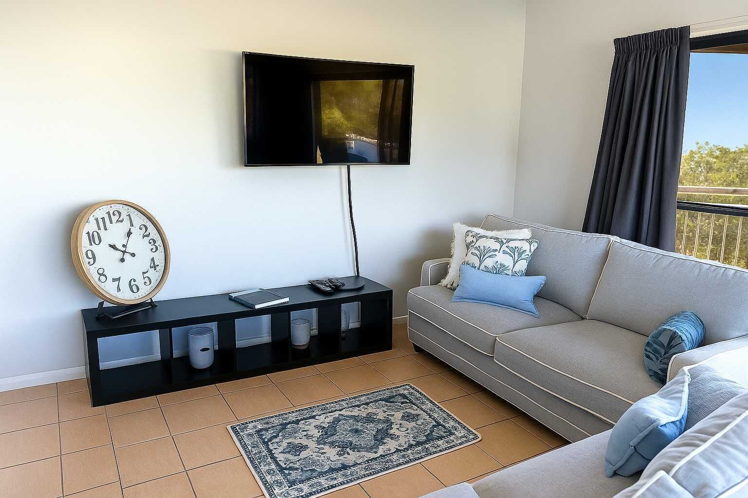 Steps To The Strand 2br Apt With Pool, Castle Hill Views - Magnetic Island