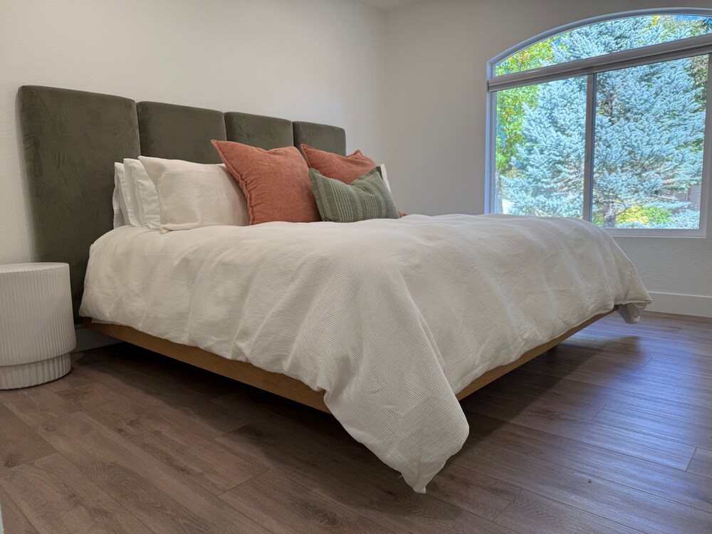 Redlands Retreat: Entire 4-bedroom home in Grand Junction, Colorado ...