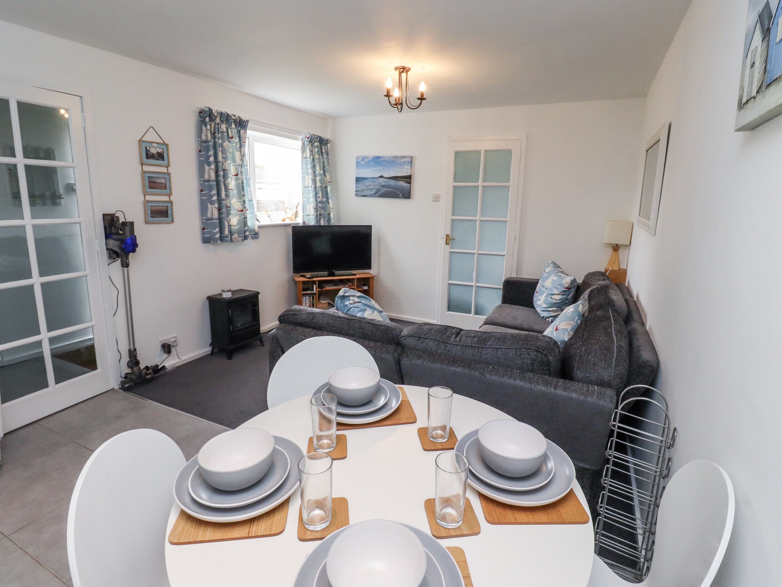 51 Longstone Park, Pet Friendly, With A Garden In Beadnell - Beadnell
