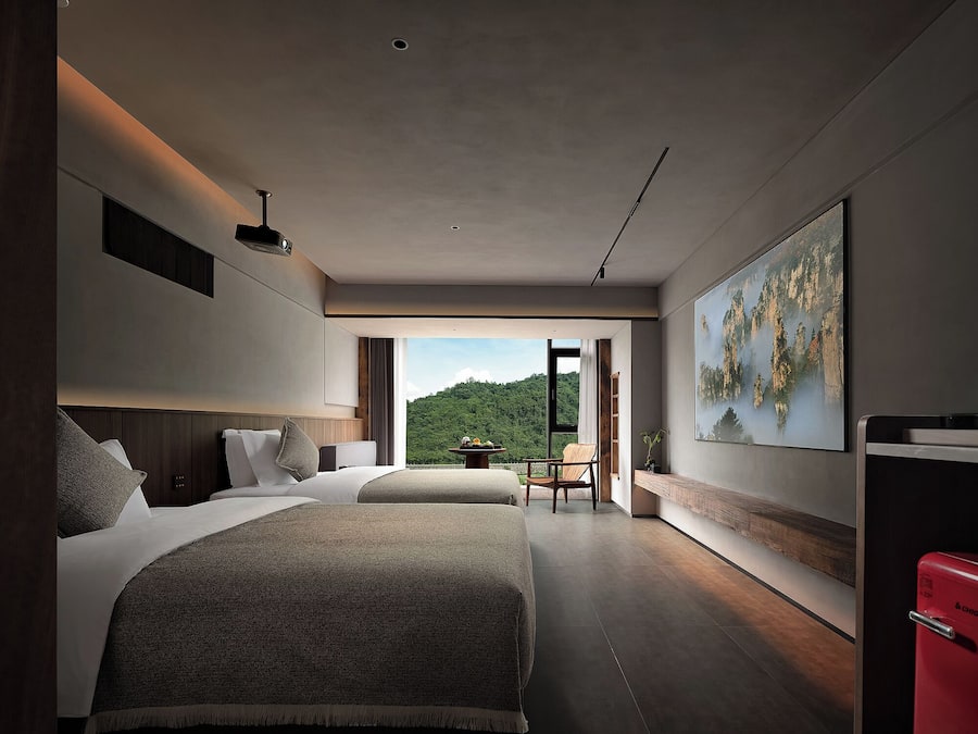 Quarto Twin Deluxe, 1 quarto, vista para a colina | Secretária, Wi-fi grátis