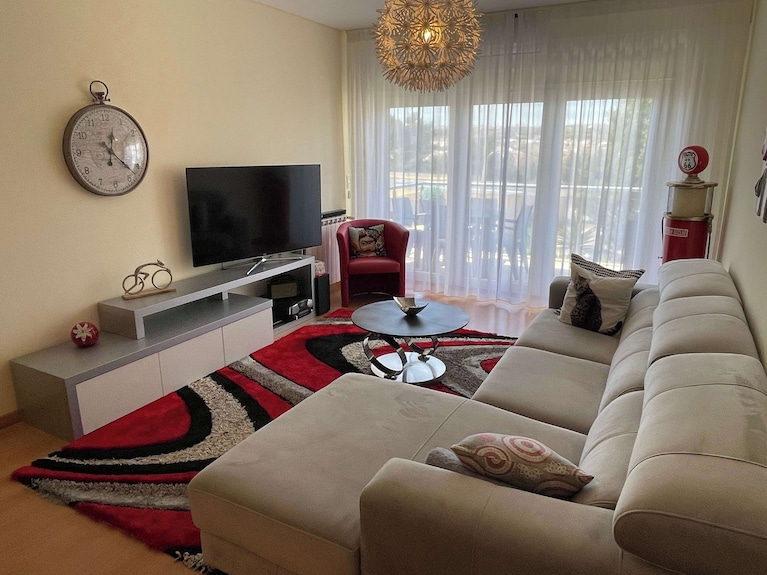 Apartamento Elegante Y Espacioso Con Balcón: Ideal Para Familias O Parejas. - Lourinhã