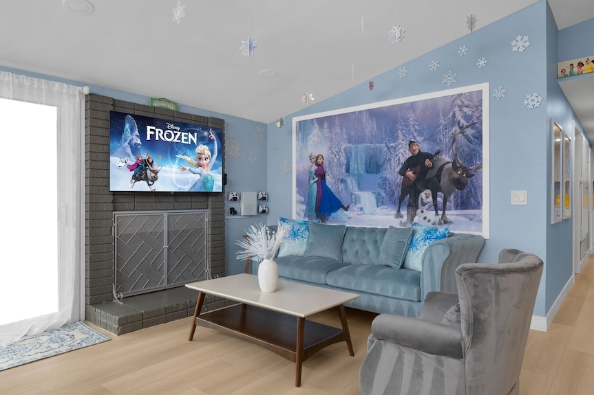 Enchanted Dreams: Theater, Arcades, Playground + - Splash Park, Stanton