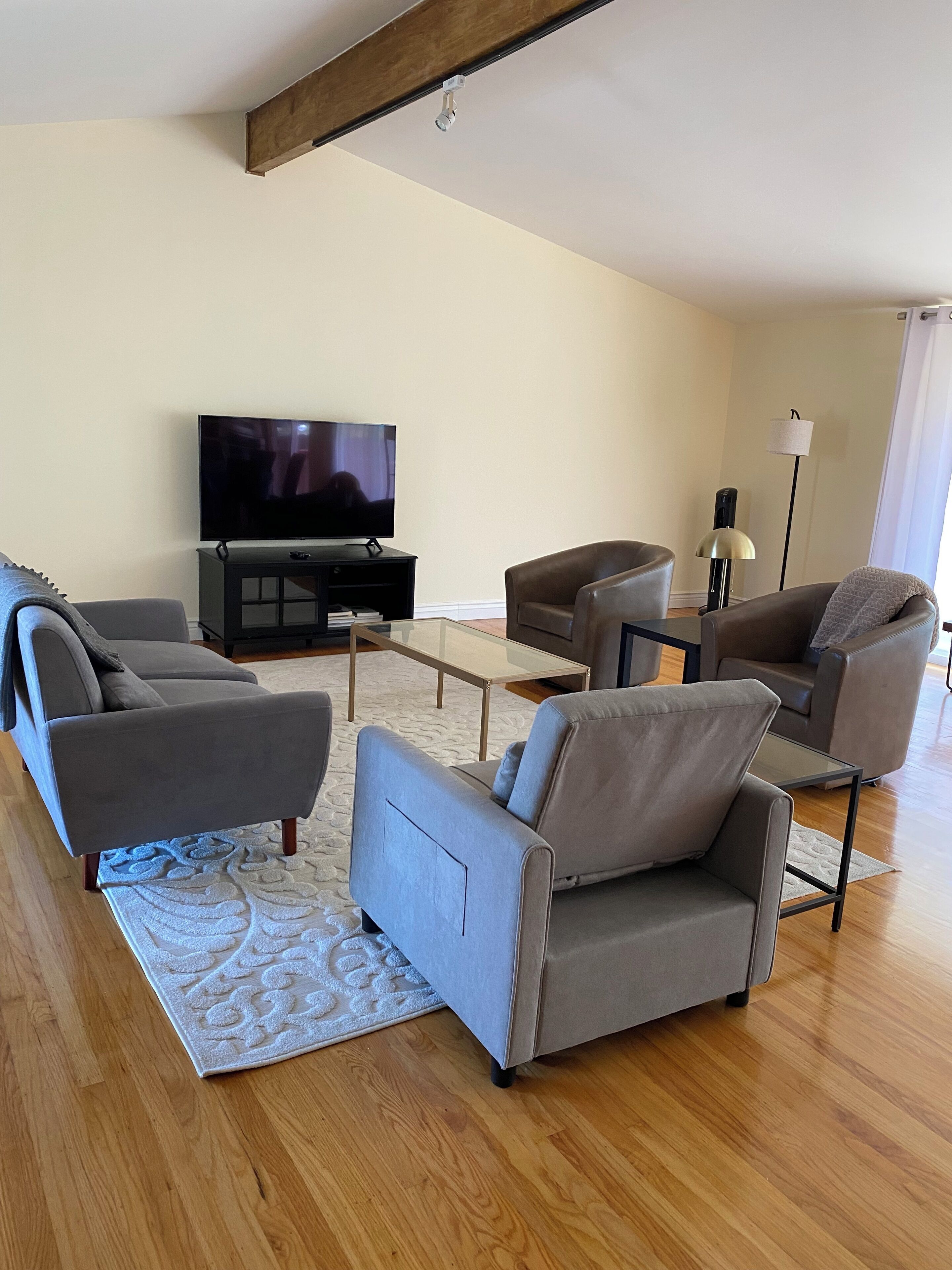 3-bedroom House In Charming South San Francisco.  Desirable Neighborhood! - South San Francisco, CA