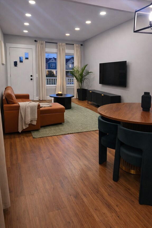 Walkable Lakewood 2br Duplex 10min Downtown Parking - Lake Erie, PA