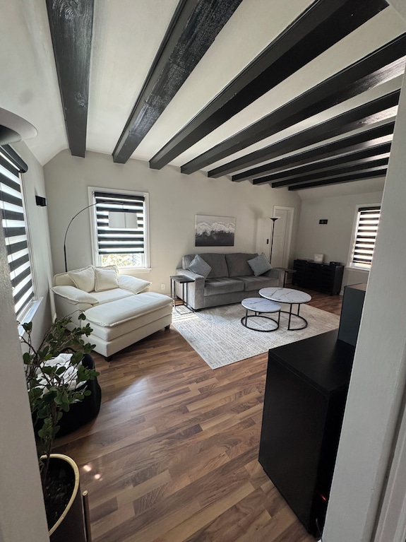 Updated 2br, 2.5ba. Hot Tub, Fenced In Yard, Modern Updates. - Milwaukee, WI