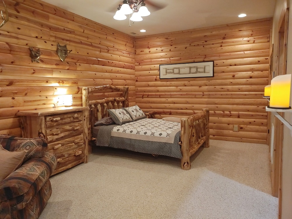 New! Stunning Cabin just Minutes to Helen - White County | Vrbo