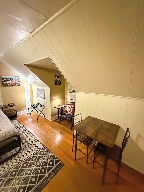 The Sooner Suite On Santa Fe~ \Nou Campus Corner - Norman, OK