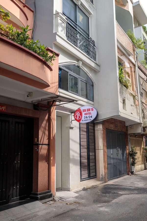 Bin Bin Hotel 16 - Near Bui Vien - Ho Chi Minh City