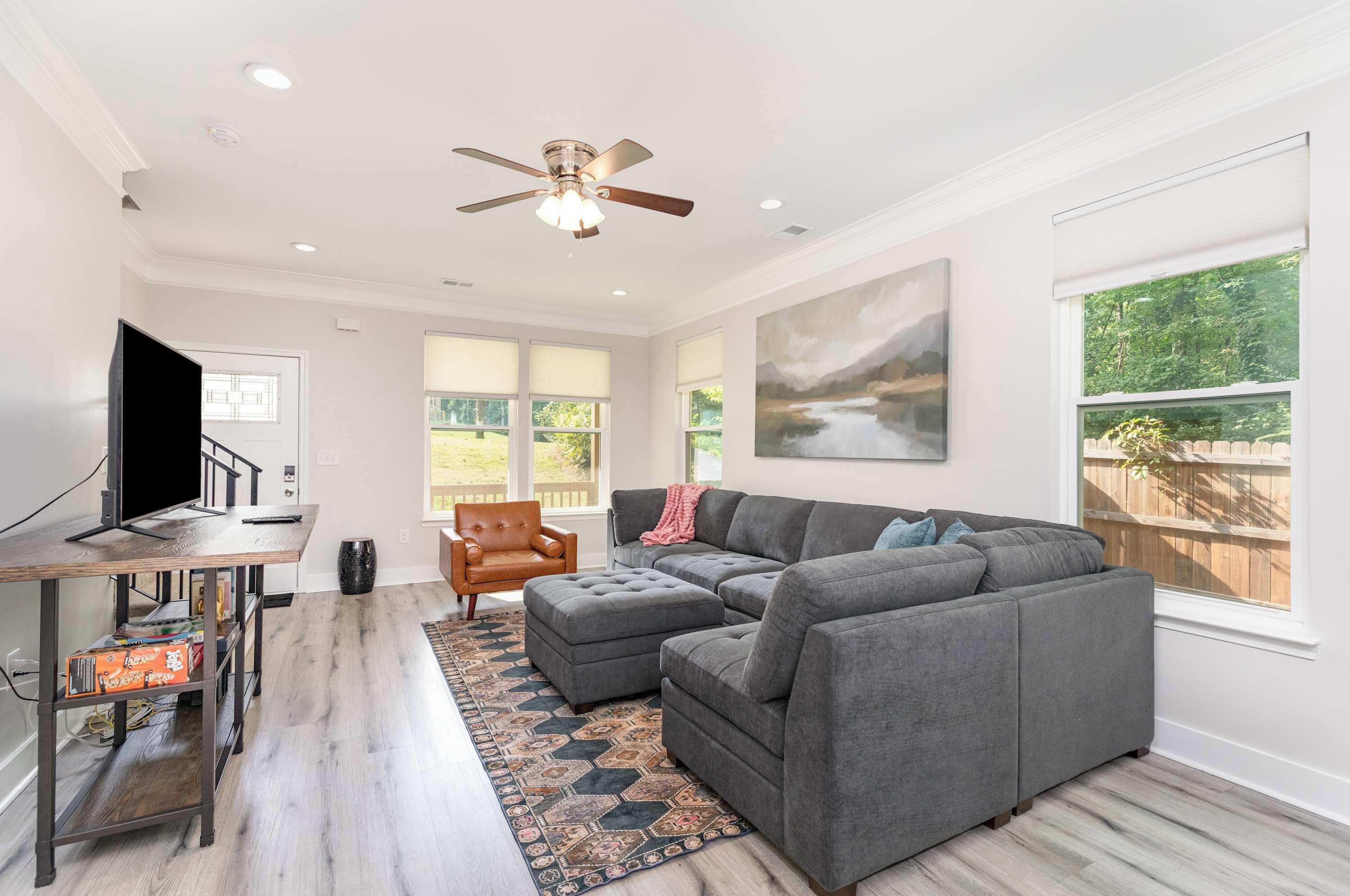 New Listing! Sleeps 11~hot Tub~fenced In Backyard - Belmont, NC