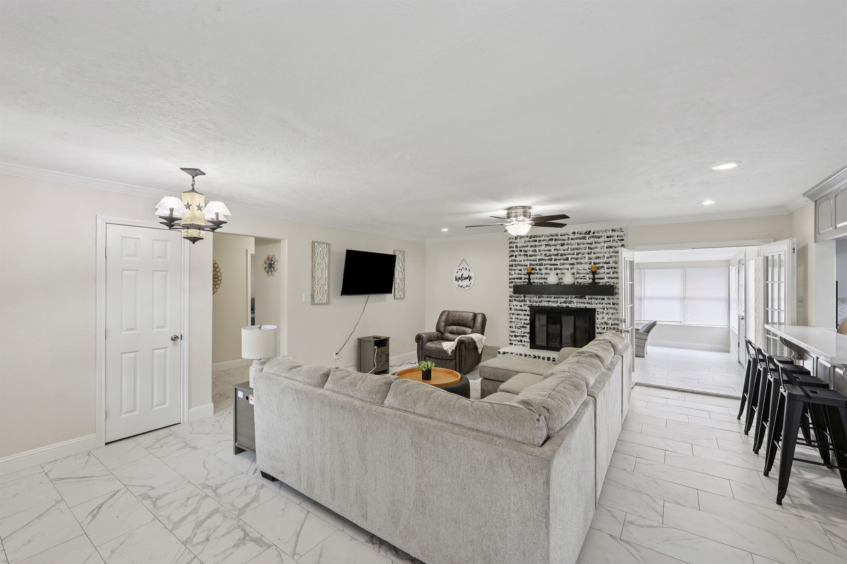 Spacious 5 Bedroom Home In Bridge City W/ Pool - Port Arthur, TX