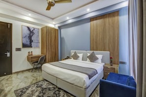 Quarto Deluxe | Secretária, secretária adequada para computadores portáteis