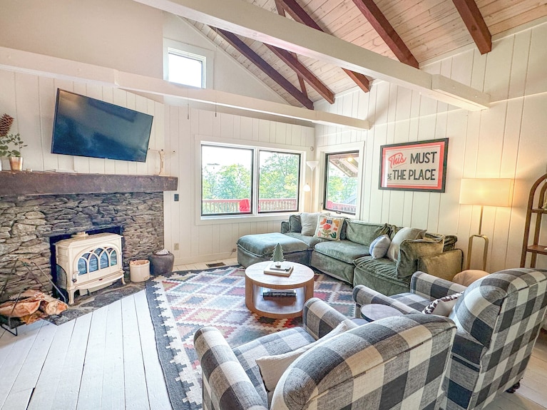 Chalet Valhalla With Hot Tub Right Next To Sugarbush Resort - Vermont