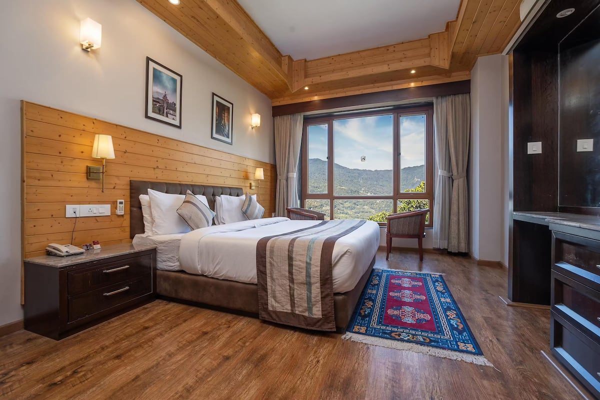 Quarto casal superior | Ferros/tábuas de passar roupa, Wi-Fi de cortesia