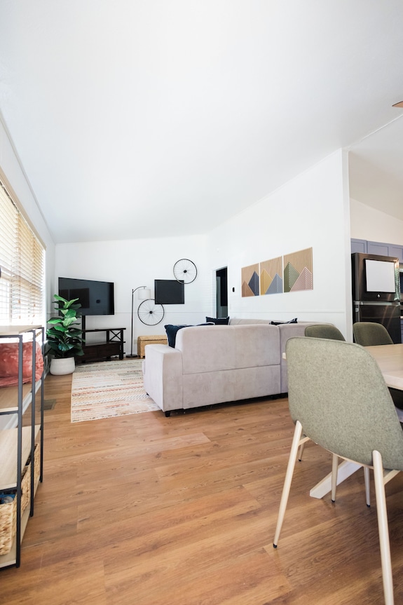 Charming 2-bedroom House In Bella Vista With Ac And Easy Access To Amenities - Bella Vista, AR