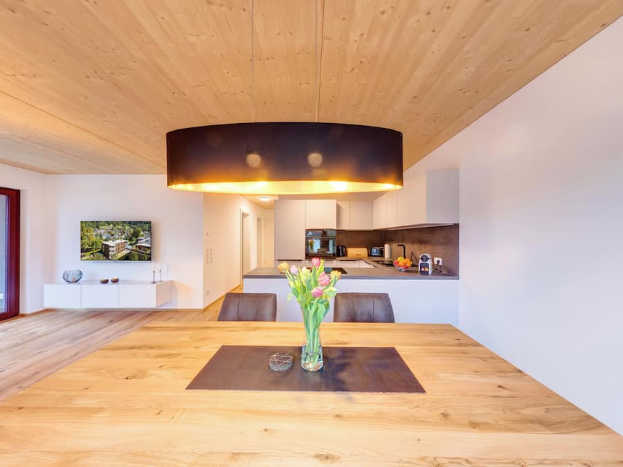 Apartment 3 | Sala de estar | Televisor de 80 polegadas com canais via satélite