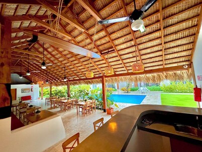 La Curadina Encuentro Surf Resort