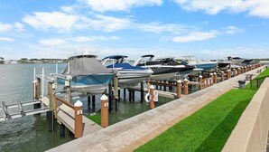 Condo, 1 cama King e sofá-cama (Rare desirable unit located in Shipps) | Marina