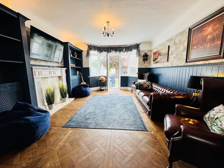 4br - Hot Tub - Bbq - Garden -Beach-cinema-parking - Bournemouth