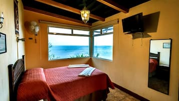 Quarto superior | Cofres nos quartos, ferros/tábuas de passar roupa, Wi-Fi de cortesia