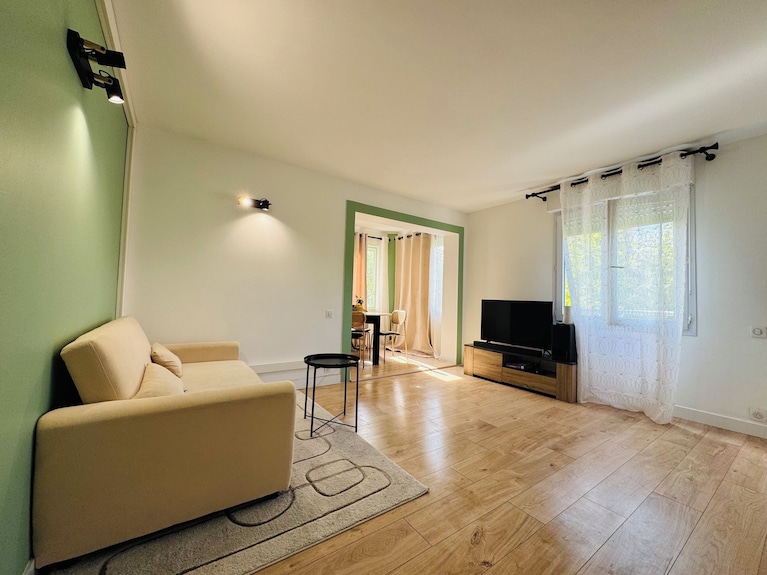 Golfe-juan Gem. Serein 2 Bedroom Apartment With Pool And Close To The Beach - Mougins