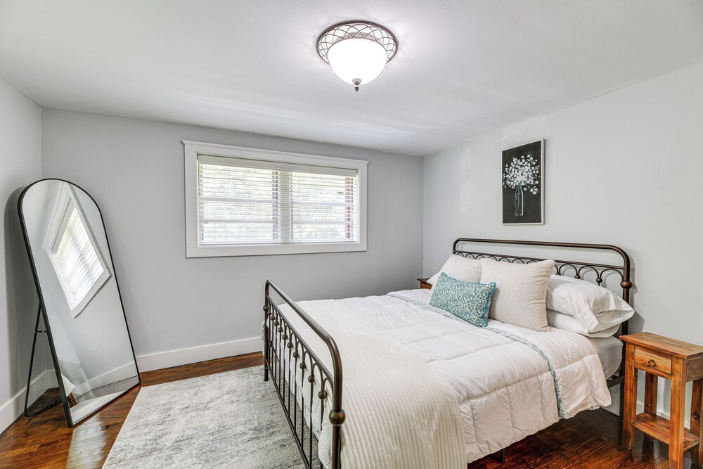 Pool & Deck: Pond-View Getaway in Newnan! - Coweta County | Vrbo