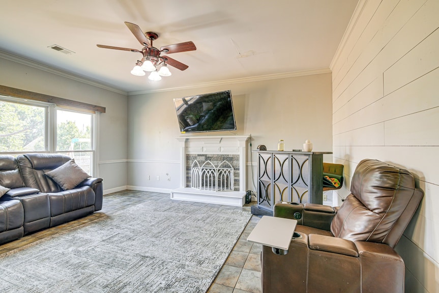 Residential Cul-de-sac: Suburban Memphis Hideaway! - Memphis, TN