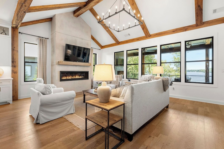 New Stunning Lakefront Heated Pool Spa Game Room Putting Green Dock - Lake Oconee, GA