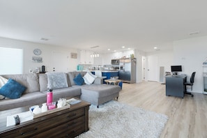 Suite Deluxe, vista para o mar | Com mobília individualizada, secretária, Wi-fi grátis