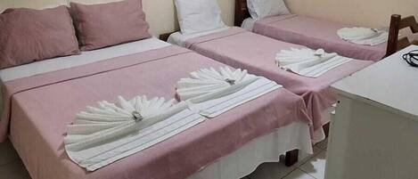 Quarto Quádruplo, não fumadores, ar condicionado | Wi-fi grátis