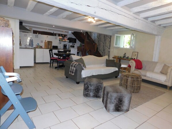Charming country house, close to the Orléans Canal cycle route - Latest ...