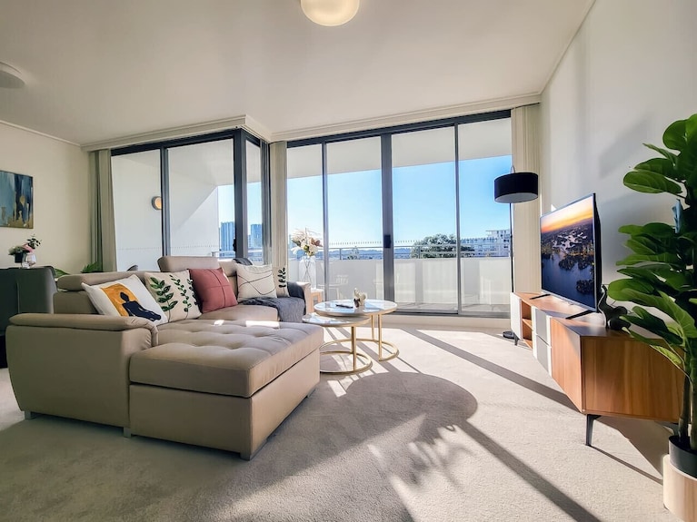 Waterfront Retreat In Rhodes - Auburn