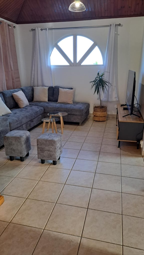 Ti Charette Vacation Rental With Swimming Pool - Saint-Pierre