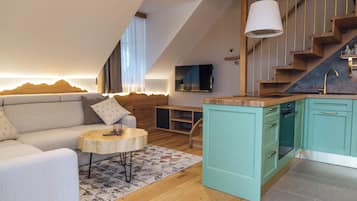 Apartamento superluxo, 3 quartos, sacada, vista para o parque | Área de estar | Impressoras