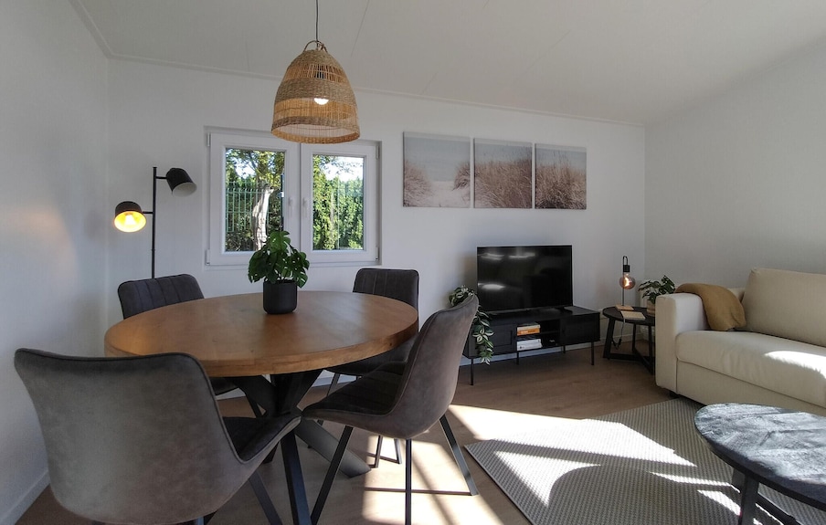 Gorgeous Home In Heinkenszand - Goes