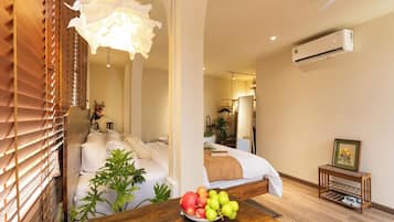 Quarto superior | Escrivaninha, Wi-Fi de cortesia, roupa de cama